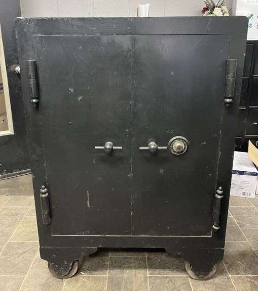 Hall's Standard Safe, serial no. 107959, 38"W x 32"D x 53"H, antique ...