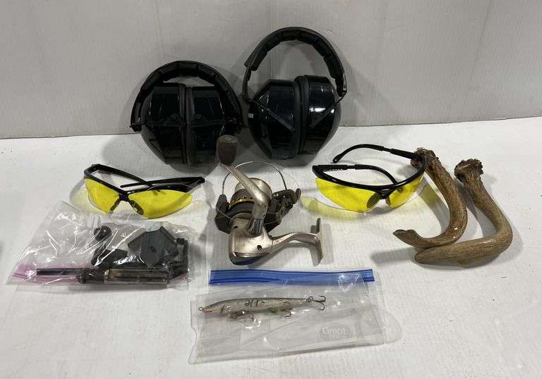 Assorted hunting/fishing/shooting items, include: Rod holder, rubber ...