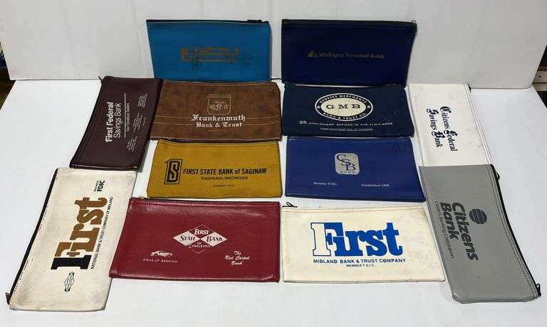 (12) Older vinyl zipper bank bags, include: Citizens, Citizens Federal ...