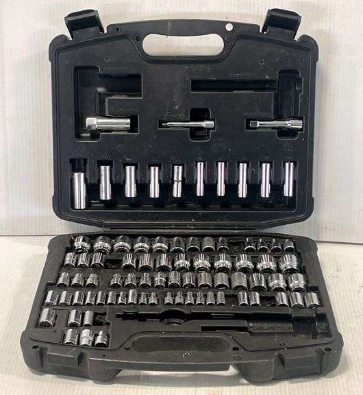 (80) Husky sockets and extensions with case - Albrecht Auction Service