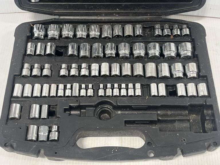 (80) Husky sockets and extensions with case - Albrecht Auction Service