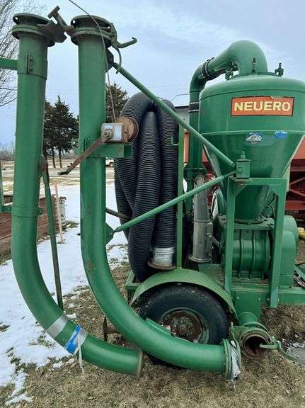 Neuero Grain Vacuum, 540 PTO - Albrecht Auction Service