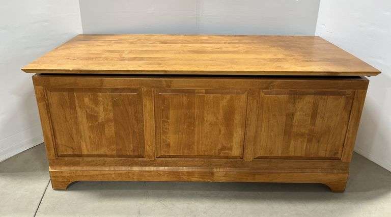 Oak Hope Chest, Mid-Century-Modern, 49"W x 21"D x 21 1/2"H - Albrecht ...
