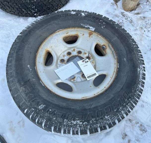 8-Lug spare Chevy rim with tire, 245/75R16, 16", holds air - Albrecht ...