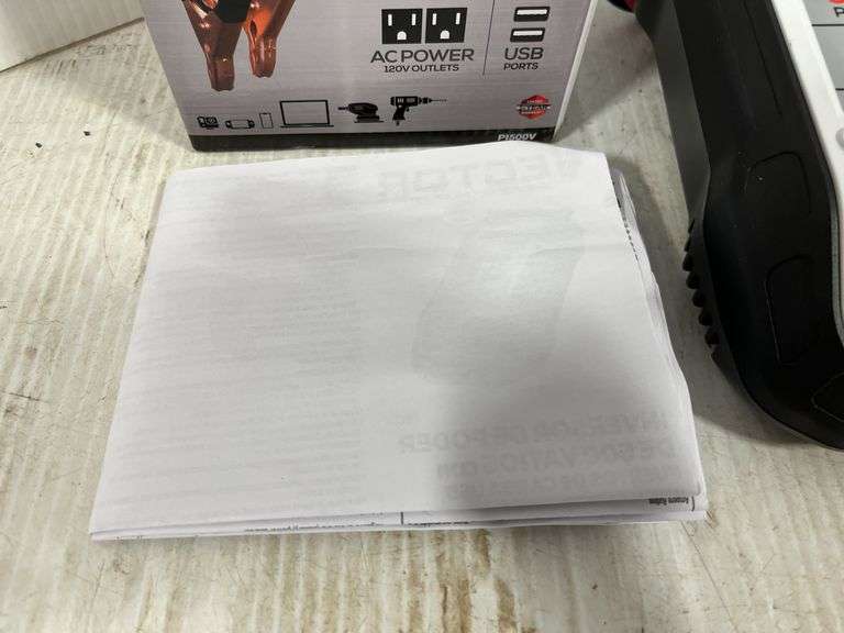 Vector 500W power inverter, 120V and AC power, 15W USB power, two AC ...