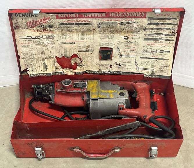 Milwaukee heavy duty rotary hammer, fair - Albrecht Auction Service