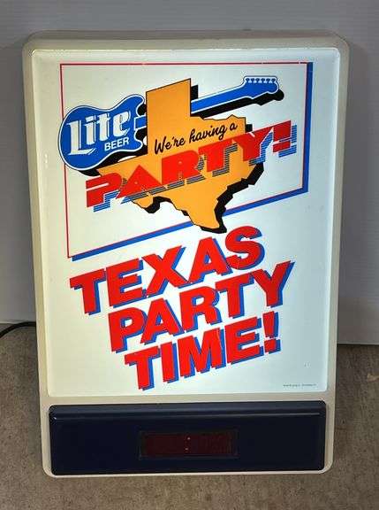 Lite Beer light and digital clock, "We're Having a Party", "Texas Party ...
