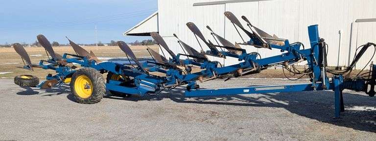 Overum CXL 6-Bottom Rollover Plow, Well Maintained, Includes Many Extra ...