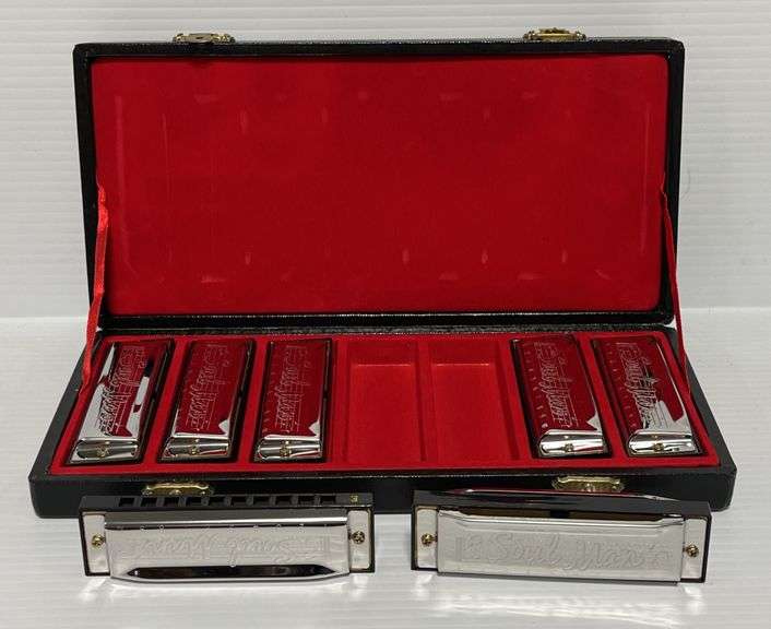 7-Piece "Soul Man" vintage musical harmonicas set in hard shell storage ...