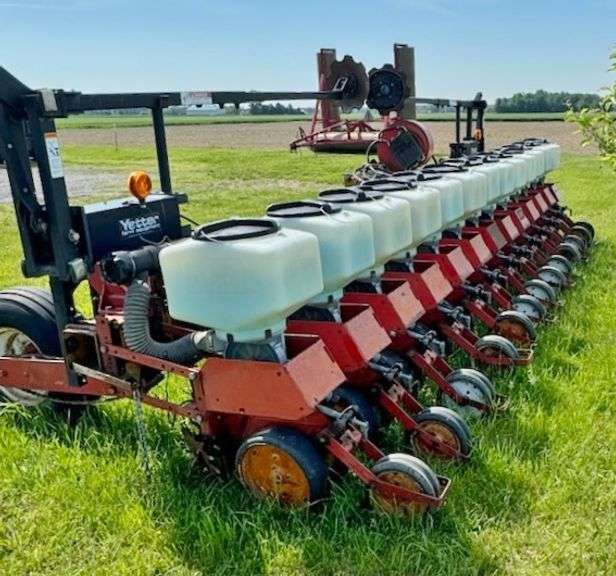 White 3-Point Planter with 5100 Units, 13-20" Row with Yetter Markers ...