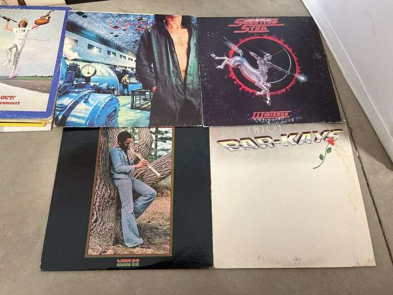 (50) 33 1/3 LP vinyl records, mostly rock and roll - Albrecht Auction ...