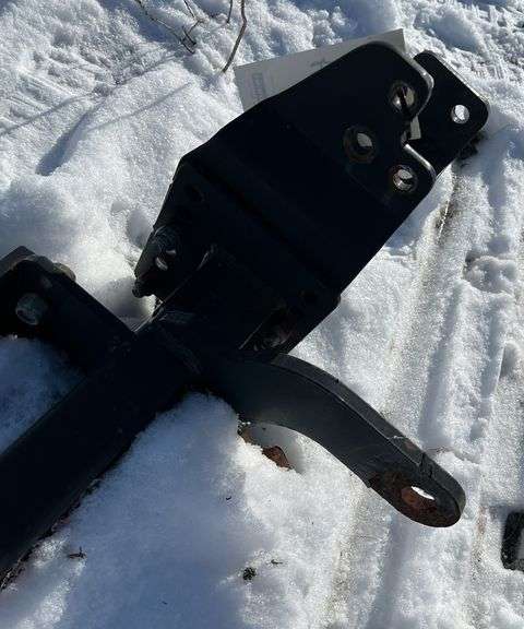 2006 Chevy boss plow mount, used - Albrecht Auction Service