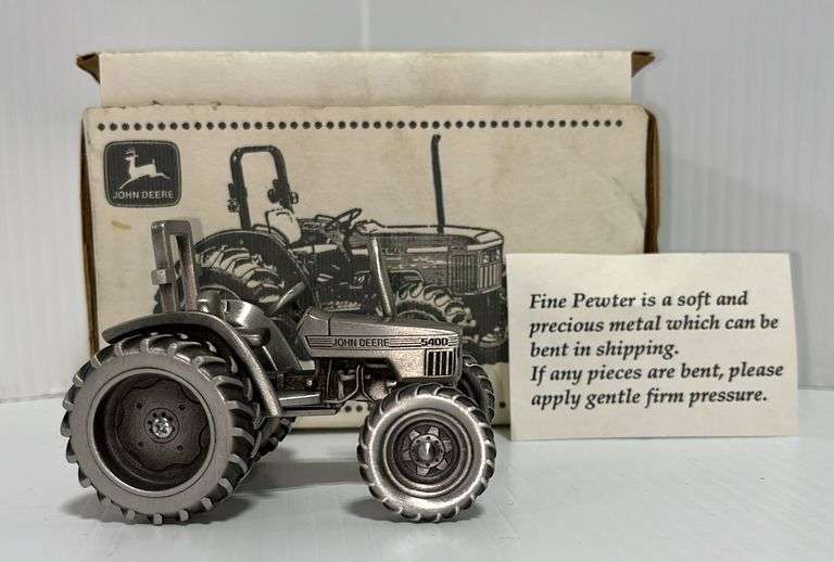 Limited Edition John Deere 5400 Spirit tractor replica, presented at ...