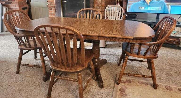 Richardson Brothers dining room table with leaf and (4) matching chairs ...