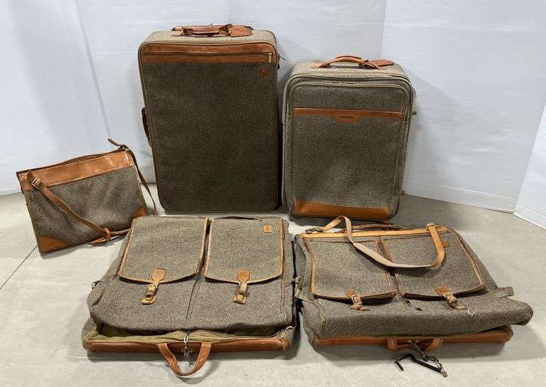 Older Hartmann walnut tweed (5) pieces luggage set, includes: Two ...