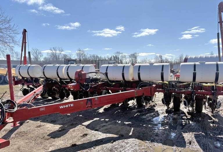 White 6100 12-Row Planter, Liquid Fert. Frame Mounted No-Till Coulters ...