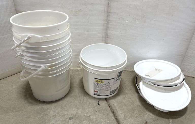 Food grade buckets with lids, 10"H - Albrecht Auction Service