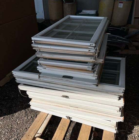 (22) Anderson window sashes, includes: Six- 25 1/2" x 36"; Four- 20" x ...