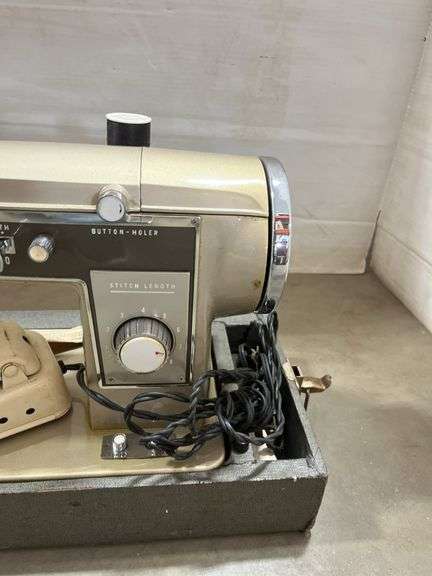 Early 1960s Montgomery Ward signature sewing machine with pedal and ...
