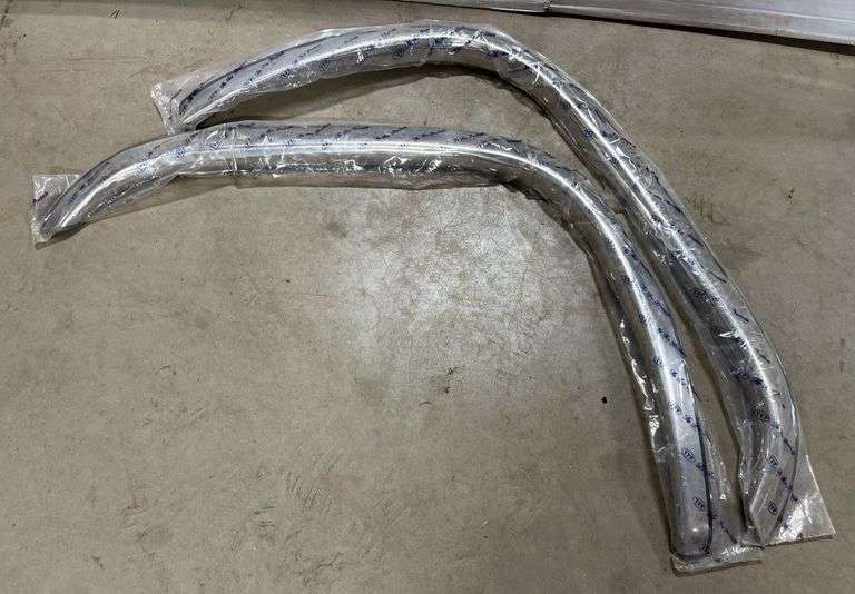 Fender guards, fit Chevy Silverado and GMC trucks - Albrecht Auction ...
