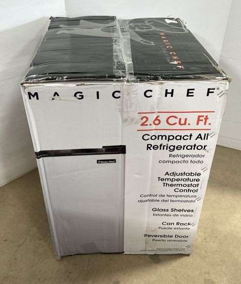 Magic Chef 2.6 cu. ft. compact refrigerator, adjustable, glass shelves ...