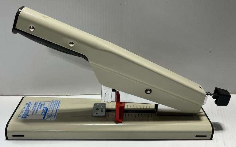 Quill heavy duty stapler, model 7-93200, uses Stanley Bostitch staples ...