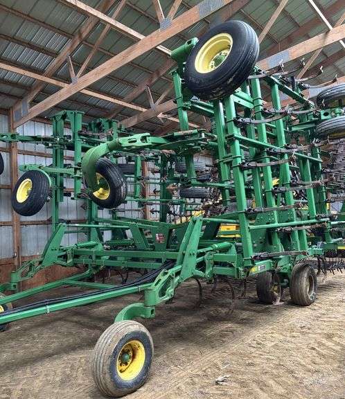 John Deere 2200 Field Cultivator, 48'6" Working Width, 6" Spacing of ...