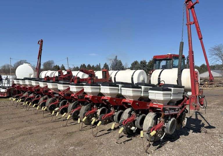 White 6100 12-Row Planter, Liquid Fert. Frame Mounted No-Till Coulters ...