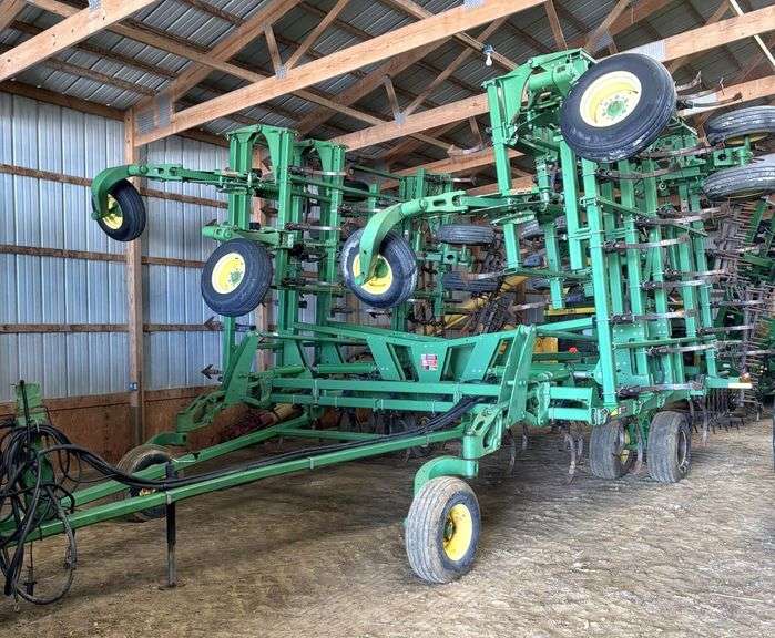 John Deere 2200 Field Cultivator, 48'6" Working Width, 6" Spacing of ...
