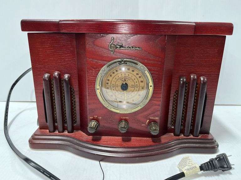 Emerson radio, 13"W, works - Albrecht Auction Service