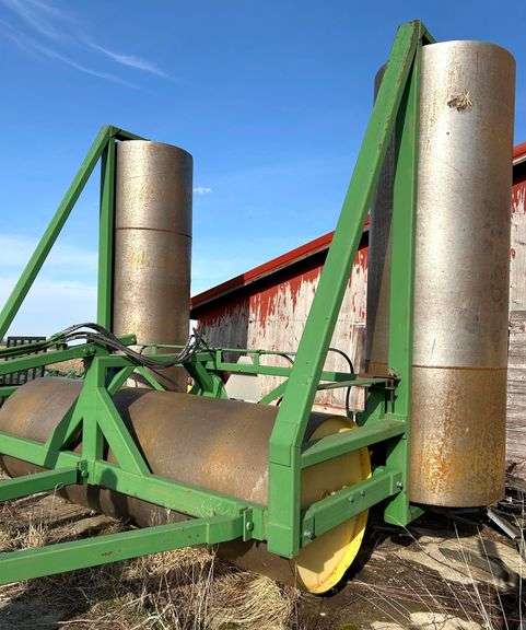 Sweet Roller, 30' Working Width, Pulls Well, Everything Works Well ...