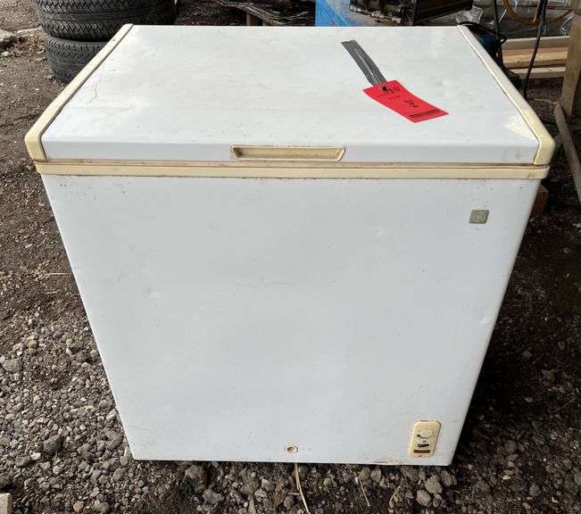 GE chest freezer, 29"W x 21"D x 33"H, works, dirty - Albrecht Auction ...