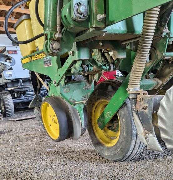 John Deere 7200 MaxEmerge II Planter, 8-30" Row, Dry Fertilizer, Seed ...