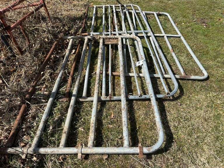 (3) Tube Steel Gate Panels - Albrecht Auction Service