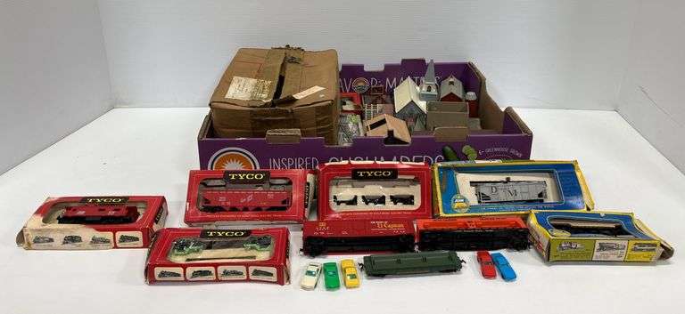 (10) Older HO scale model train cars, (2) Locomotive buildings, and ...