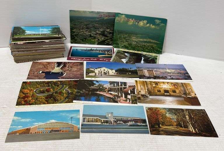 Over (200) 1970s and 1980s Chrome US postcards - Albrecht Auction Service