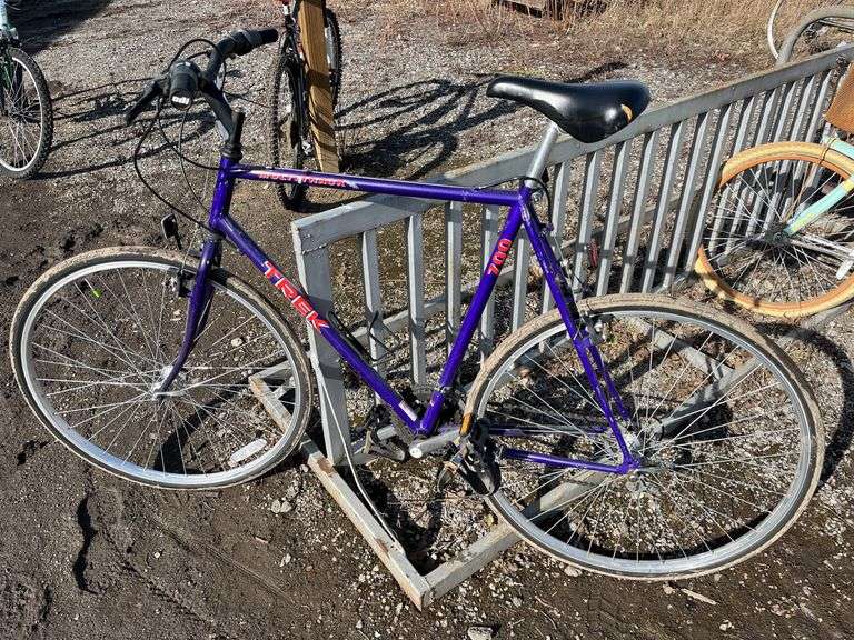 Trek Multitrack 700 bike, 26", fair - Albrecht Auction Service