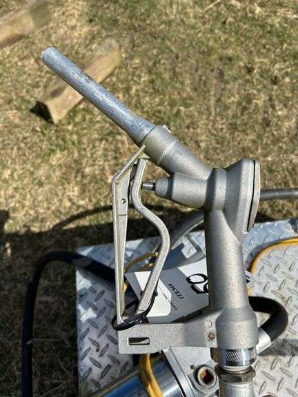 Diamond Plate Fuel Tank with 12V Pump, 15 GPM - Albrecht Auction Service