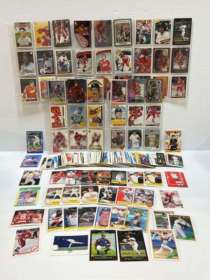 (200) 1968 to Modern Detroit Tigers and Red Wings cards, includes: Yzerman, Hull, Trammell, and ...