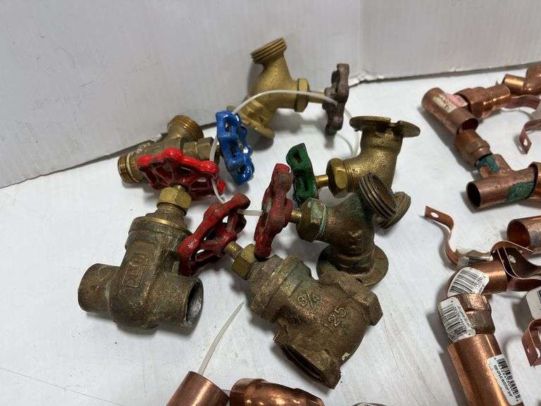 (6) Assorted copper fittings, used valves - Albrecht Auction Service