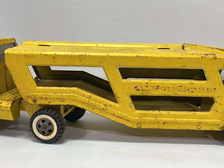 1960/70 Tonka car transporter, yellow color, 27"L x 6 1/2"H - Albrecht ...
