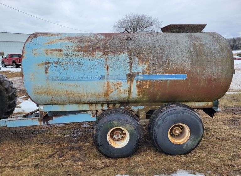 Husky 3200-Gallon Manure Tank, 1000 RPM, Everything Works as it Should ...