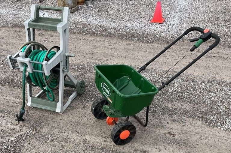 Ames hose reel and Scott's seed spreader, used - Albrecht Auction Service