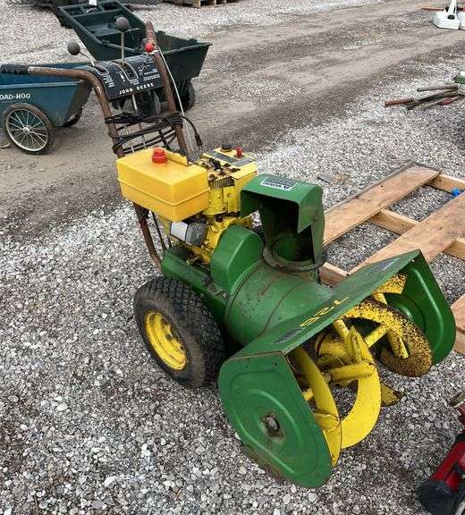 John Deere 726 Snowblower