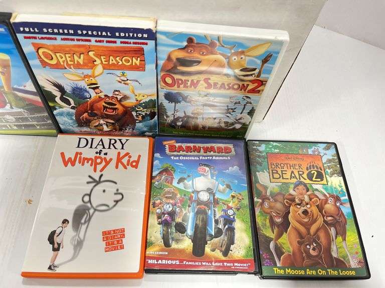 (40) Kids DVD movies, includes: Ice Age, RV, Madagascar, Open Season ...