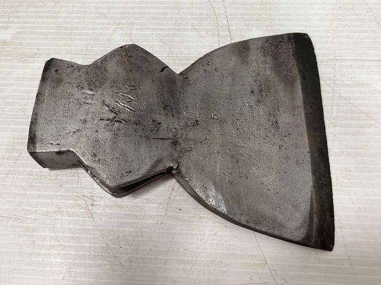 Antique C. Hammond broad axe head, No. 5, stampe "C. Hammond Phila", on ...