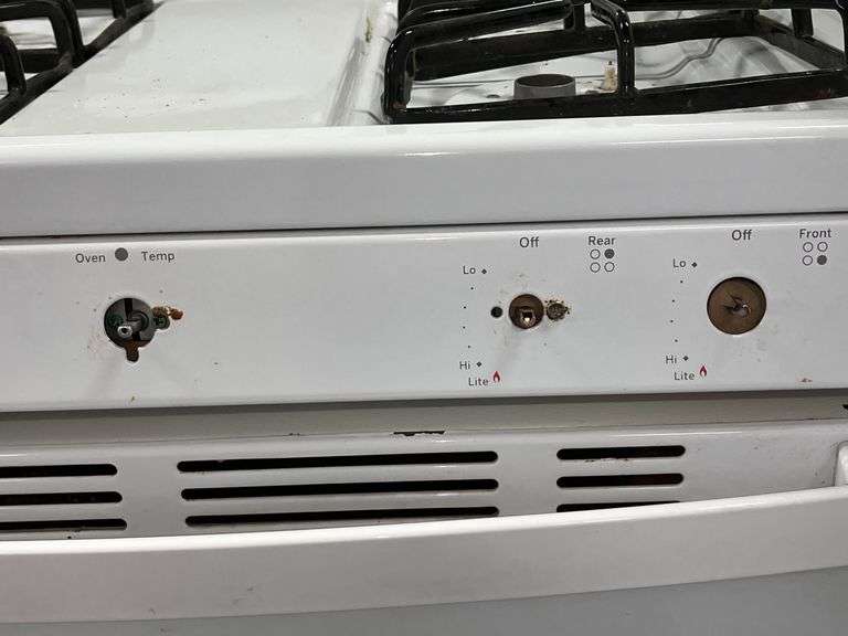 General Electric kitchen cooking stove, natural gas, white color, 30"W ...