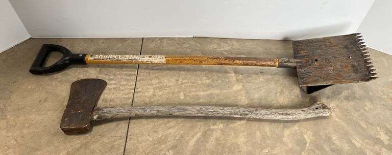 Shingle scraper and axe, 33" and 46"L, good - Albrecht Auction Service