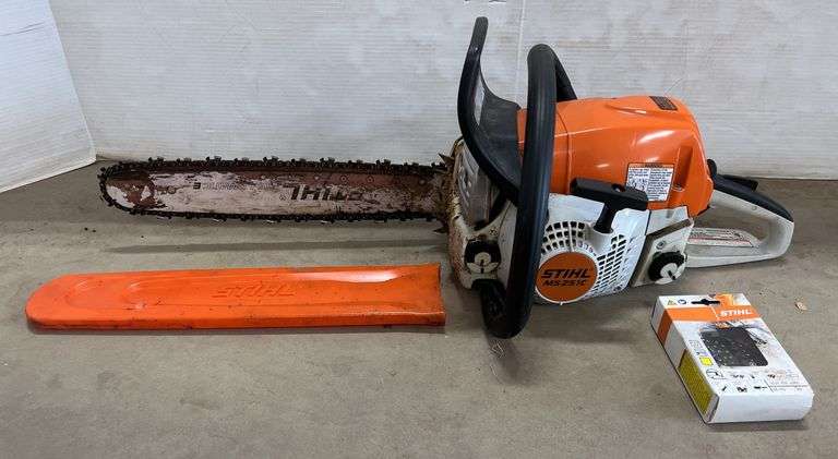 STIHL chainsaw, MS251C, primer button is good, has bar guard, chain and ...