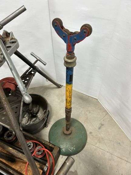 RIDGID tools, includes: No. 700 power pipe threader, No. 679 Clamp on ...